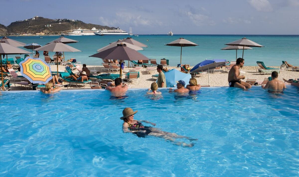 The surprising country that spans the most time zones in the world ...